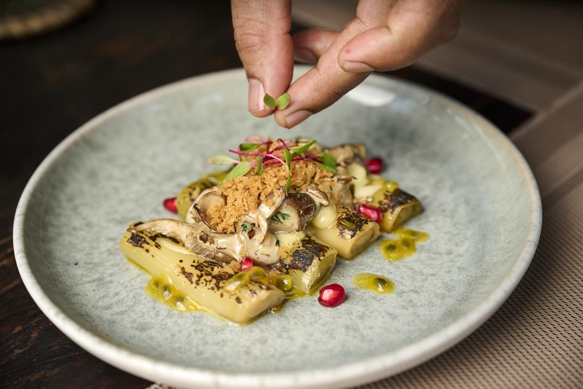 Discover Smoke & Bitters in Hiriketiya, Sri Lanka’s celebrated cocktail bar - The Hindu